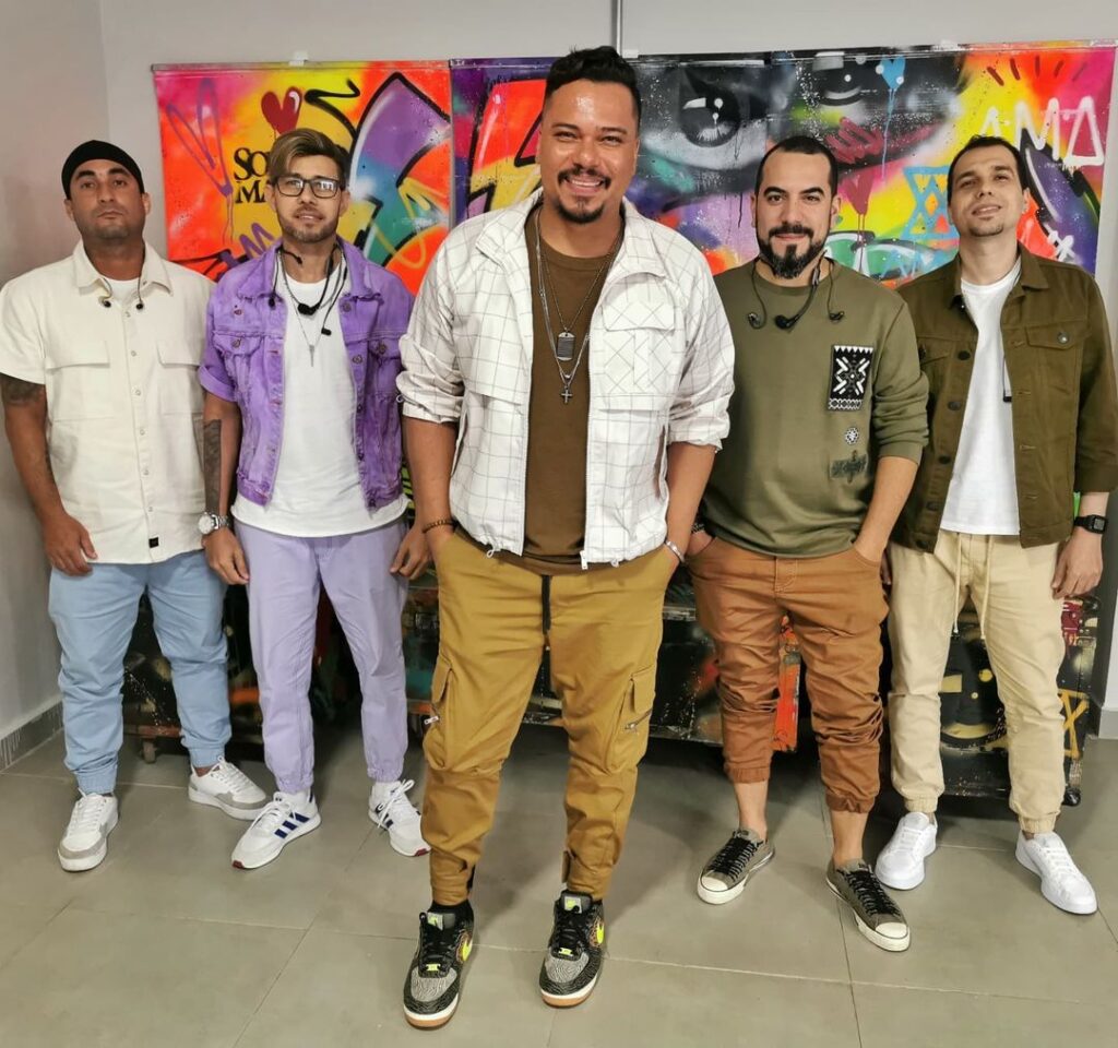 Sorriso Maroto lança álbum